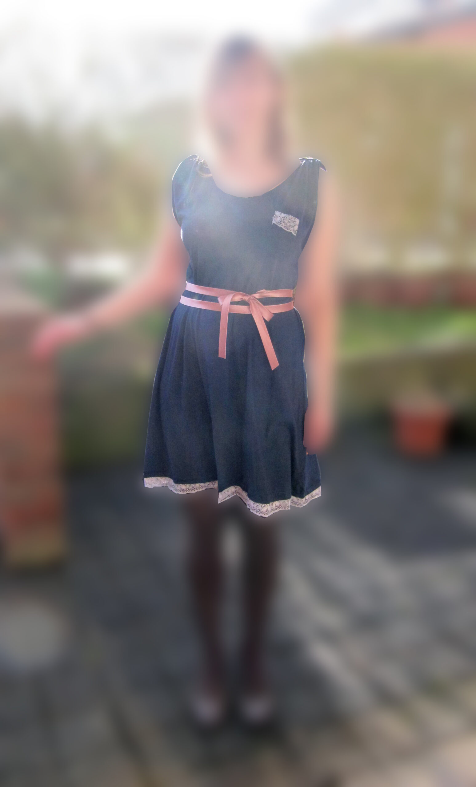 Kleider aufwerten, individualisieren, verschönern | H&M-Kleid-hack