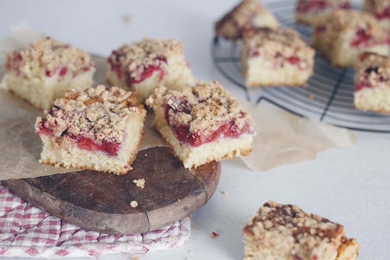 Streuselkuchen mit Himbeeren backen - perfekt für den Alltag